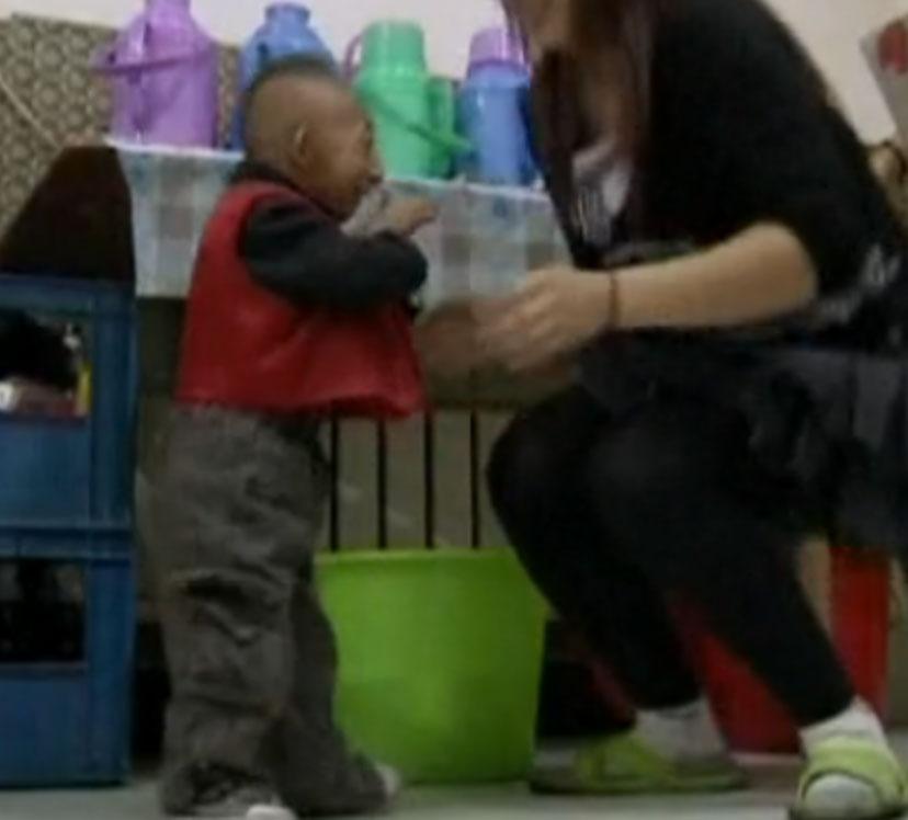 Cel mai scund om din lume a murit | Antena 1