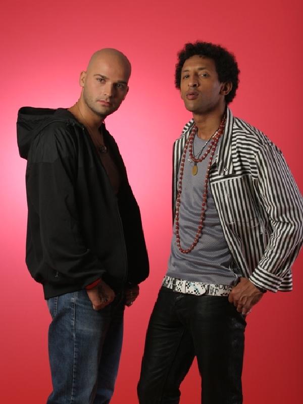 Andrei si Kamara (Alb Negru) se lupta cu bulgarii la Sunny Beach | Antena 1