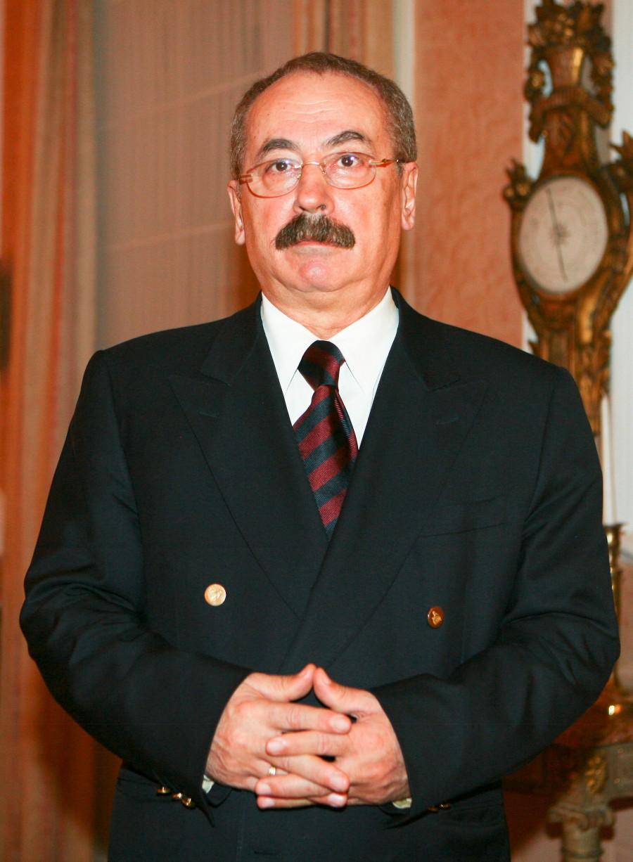 Radu Vasile, transportat in stare grava la un spital din Israel | Antena 1