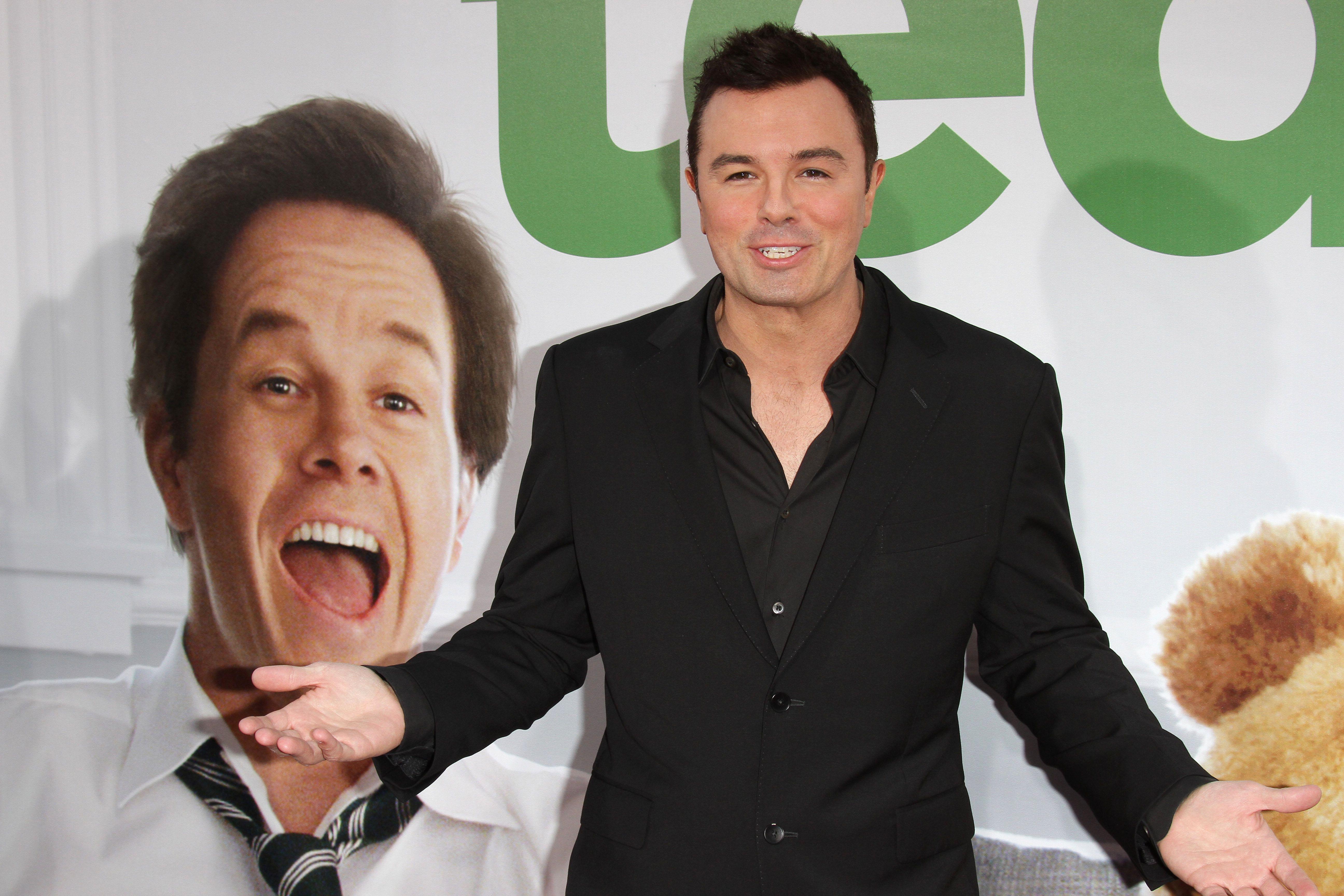 Seth MacFarlane, creatorul serialului "Family Guy", va fi gazda ...