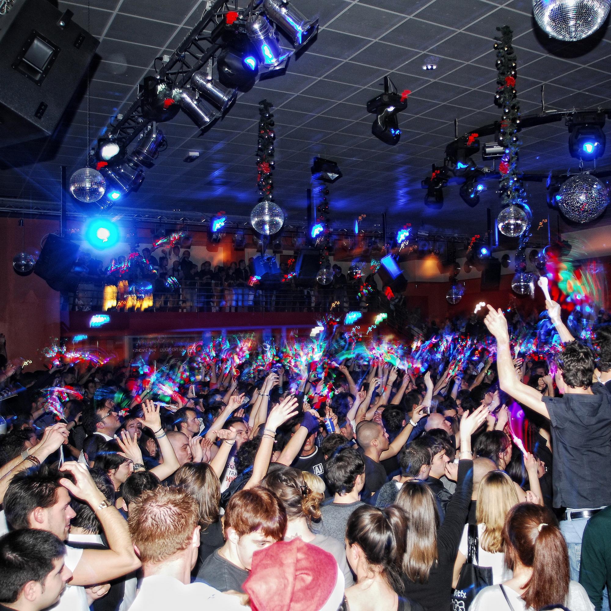 Inca trei cluburi celebre din Capitala au fost inchise | Antena 1