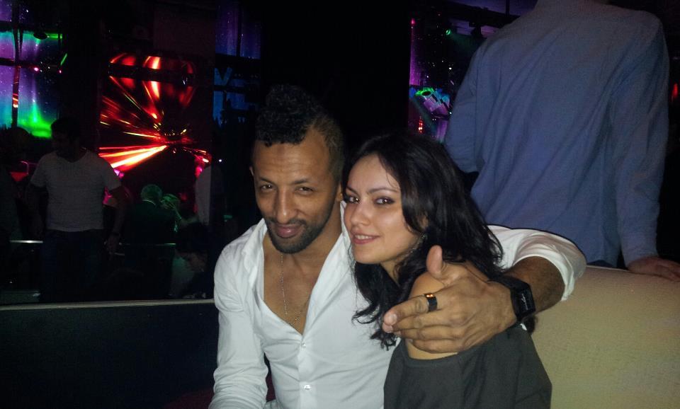 Kamara de la Alb Negru s-a casatorit in mare secret cu logodnica sa ...