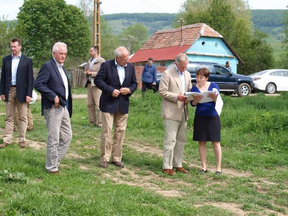 VIDEO! Printul Charles se relaxeaza in Transilvania | Antena 1