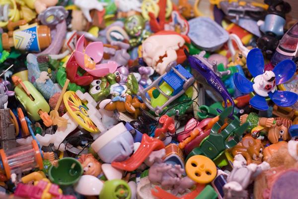 Alarma pe piata jucariilor! UE cere scoaterea de pe piata a sute de mii ...