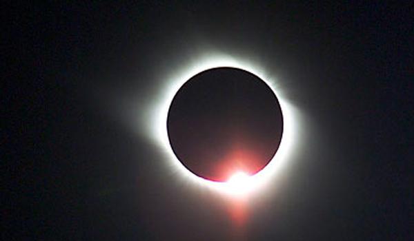 11 august, Romania: Ultima eclipsa totala de Soare din secolul XX ...