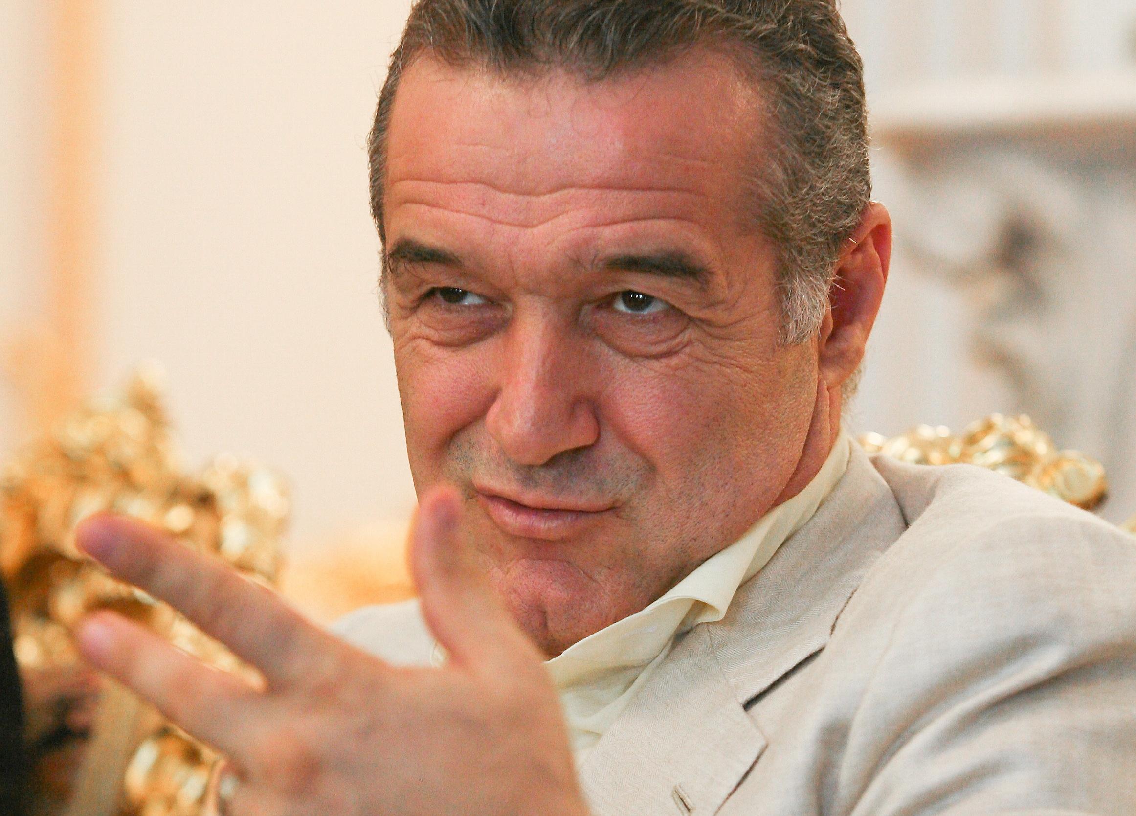 Gigi Becali a petrecut Revelionul la Poiana Brasov, alaturi de familie ...