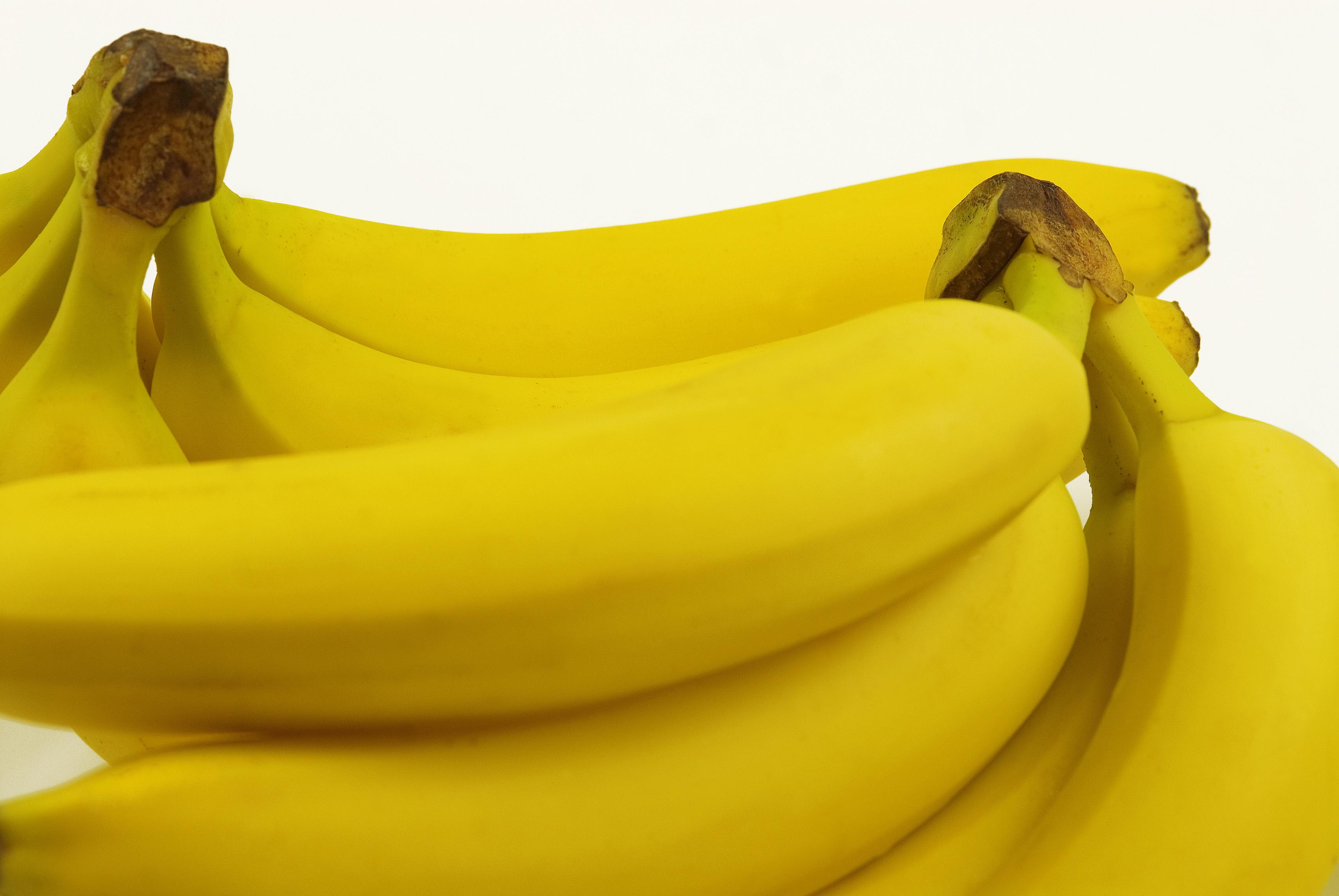 Ce mai mancam: banane coapte in camera de gazare | Antena 1