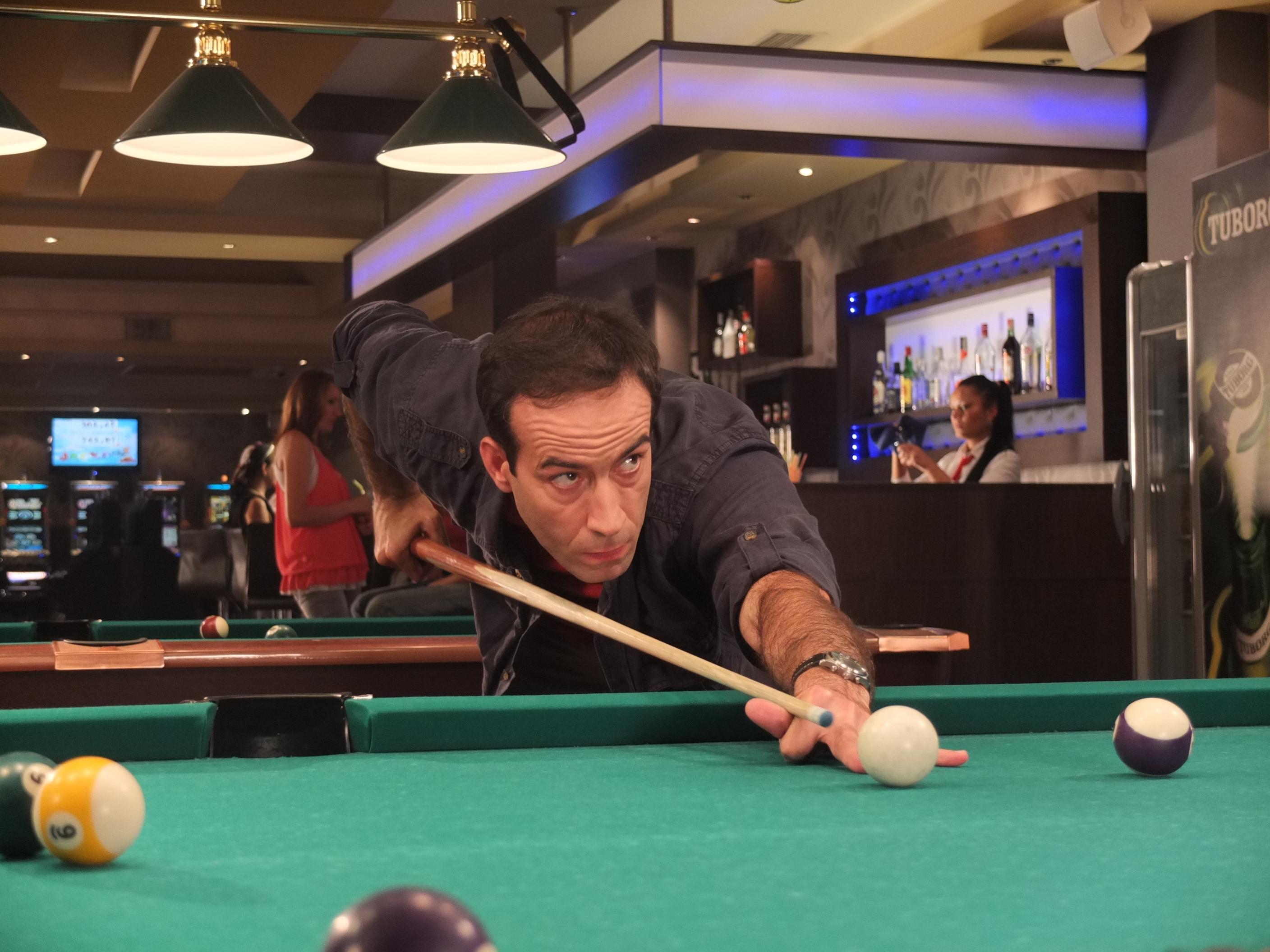 Actorul Serban Pavlu in rolul principal din filmul Roxanne | Antena 1