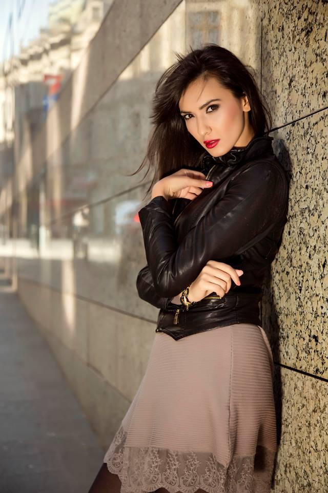 Alexandra Badoi a lansat videoclipul piesei "Let's Fall in Love" | Antena 1