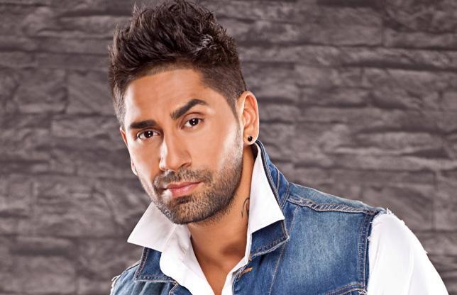 FOTO: Connect-R, un elev silitor! Iată-l alături de doamna învățătoare ...