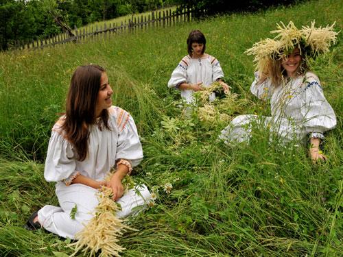 Sânzienele, sărbătoarea dragostei: tradiții, superstiții și datini ...