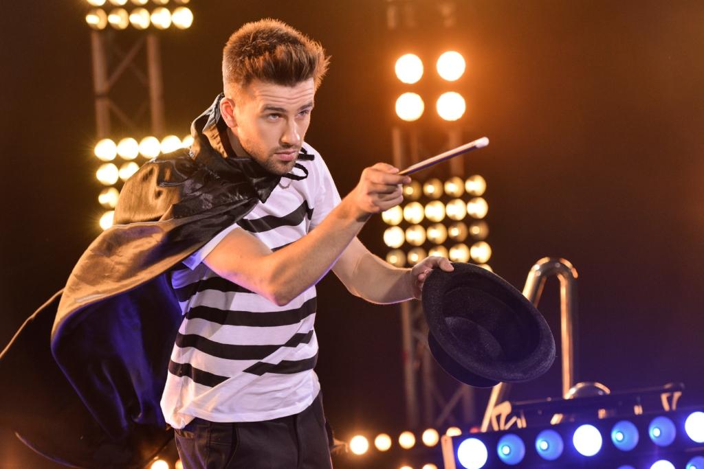 Vara aceasta, Florin Ristei își etalează... tatuajul! Uite ce simbol a ...