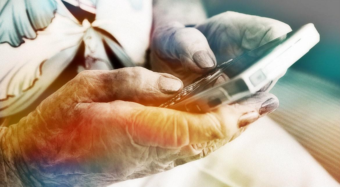 5 telefoane pentru seniori – Cele mai prietenoase mobile pentru ...