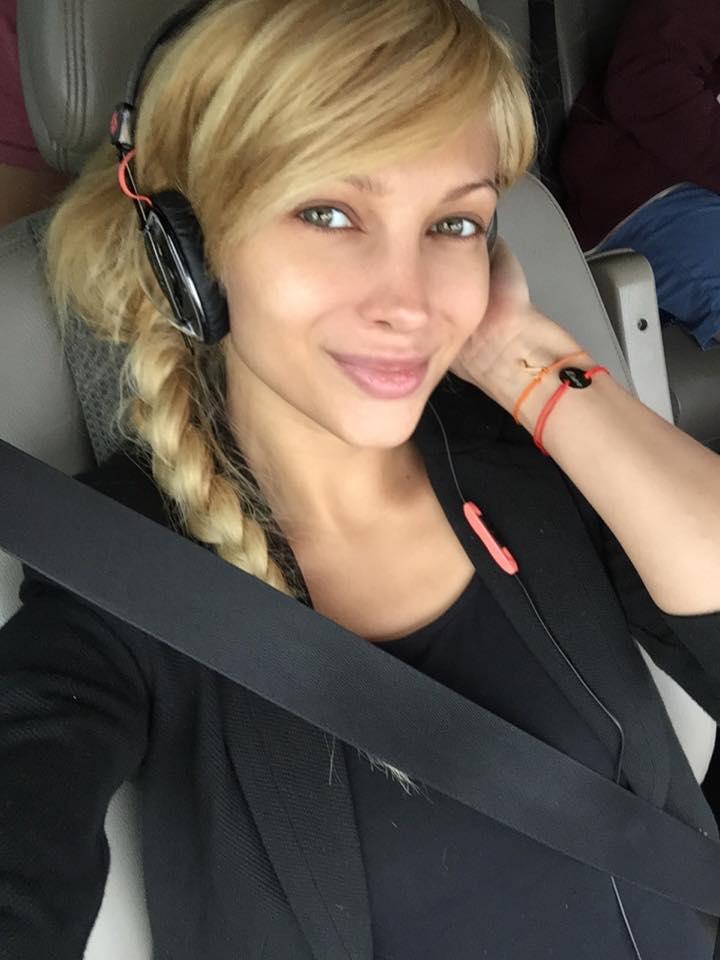 FOTO: Lora, imagine senzaţională pe Facebook! Cum s-a îmbrăcat pentru ...