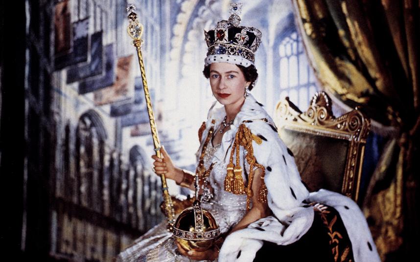 Era în 1952. Elisabeta a II-a devenea Regina Angliei. Ea avea 52 de ...