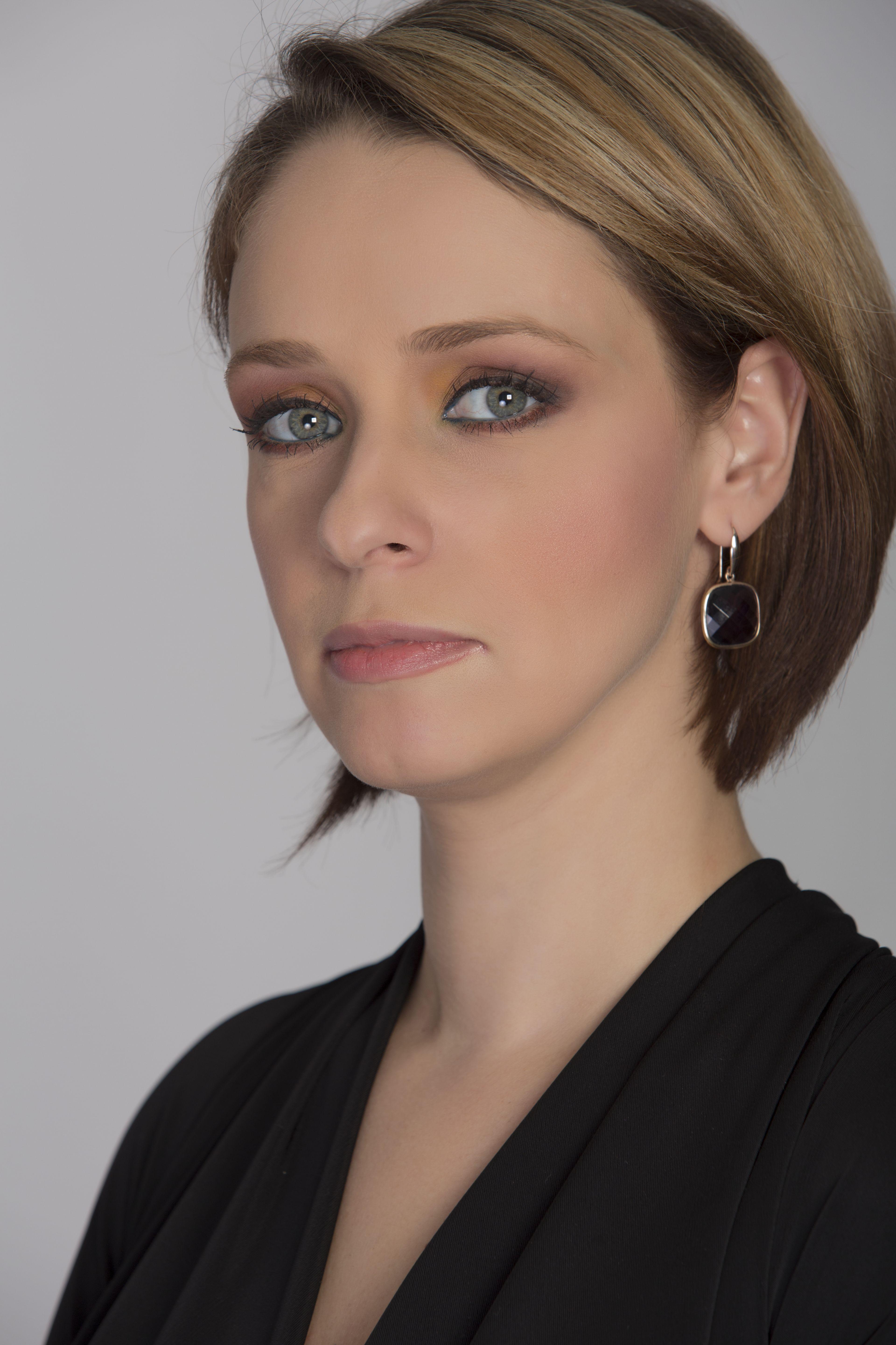 Maria Coman: “Cred că locul unor profesori, care gândesc altfel decât ...