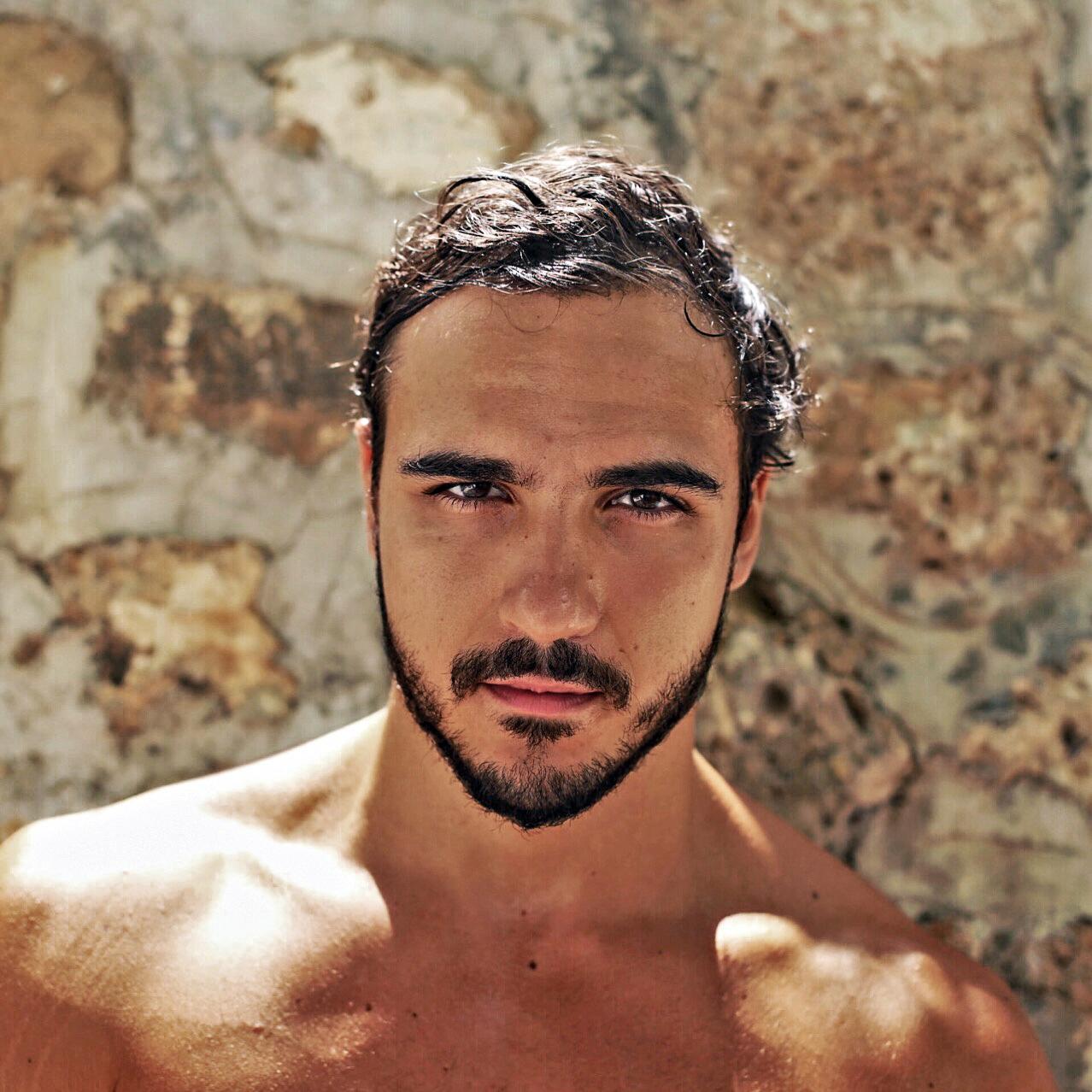 Matei e îndrăgostit! Cine şi ce l-a fascinat pe cel mai dorit bărbat de ...