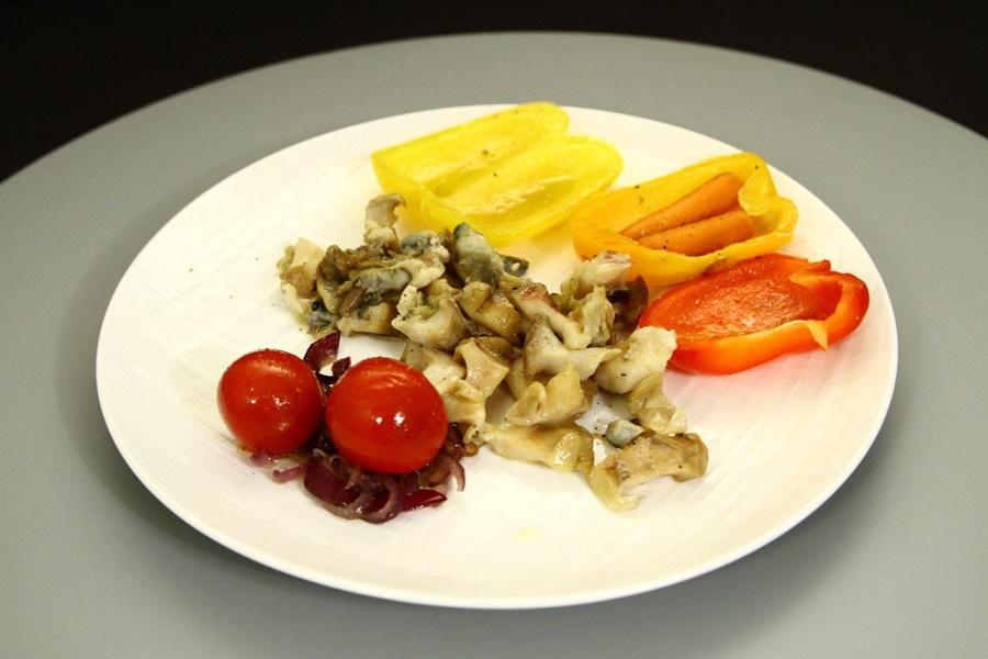 Rapanele lui Gogu - rețetă de rapane în sos de roșii cu legume la ...