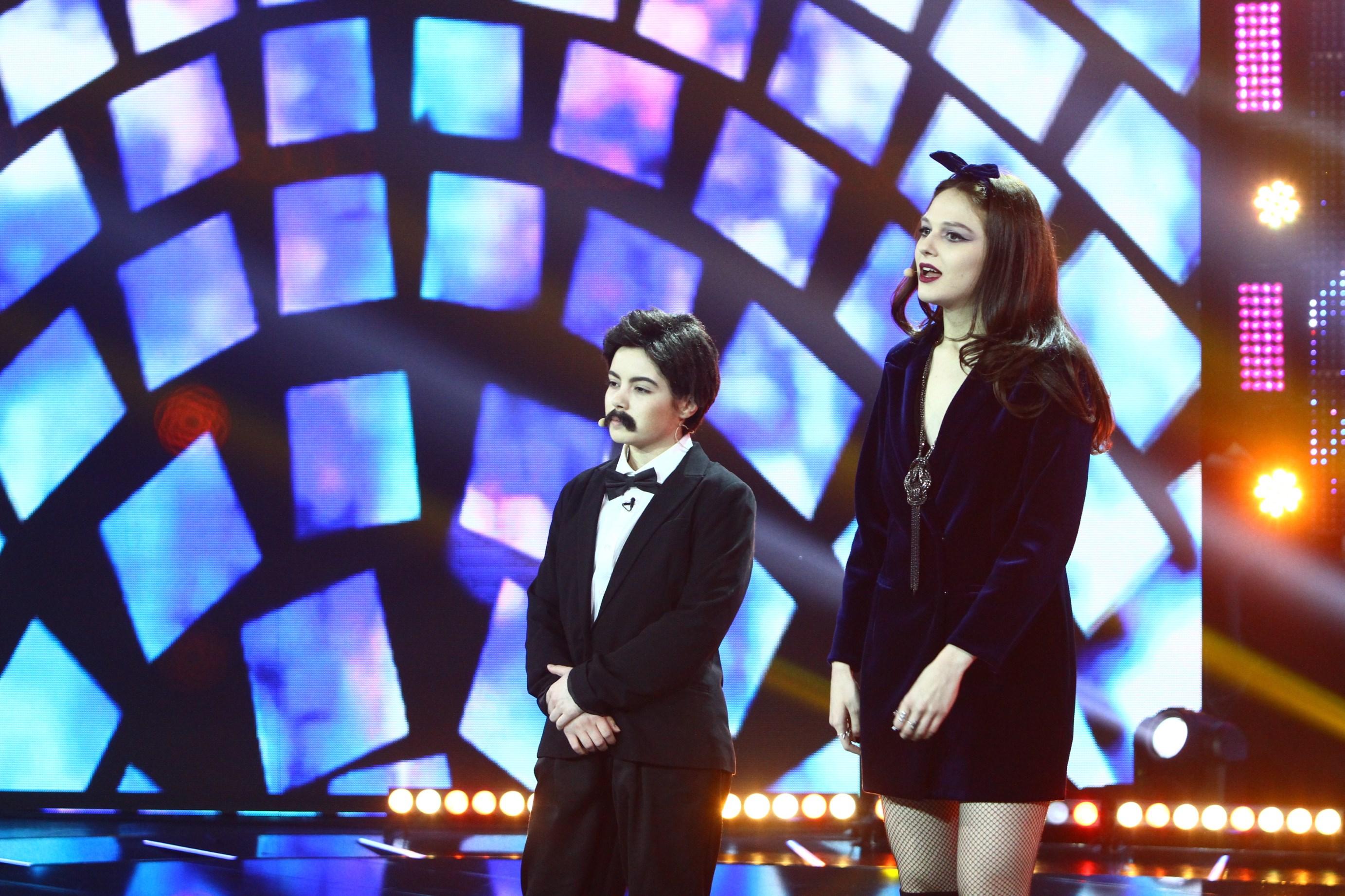 TEST: Câte personaje ai văzut pe scenă? Marilu şi Deea au reușit să-l ...