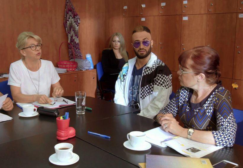 Consiliu profesoral! Tema, copiatul la examen. Roby Roberto ”pune ...