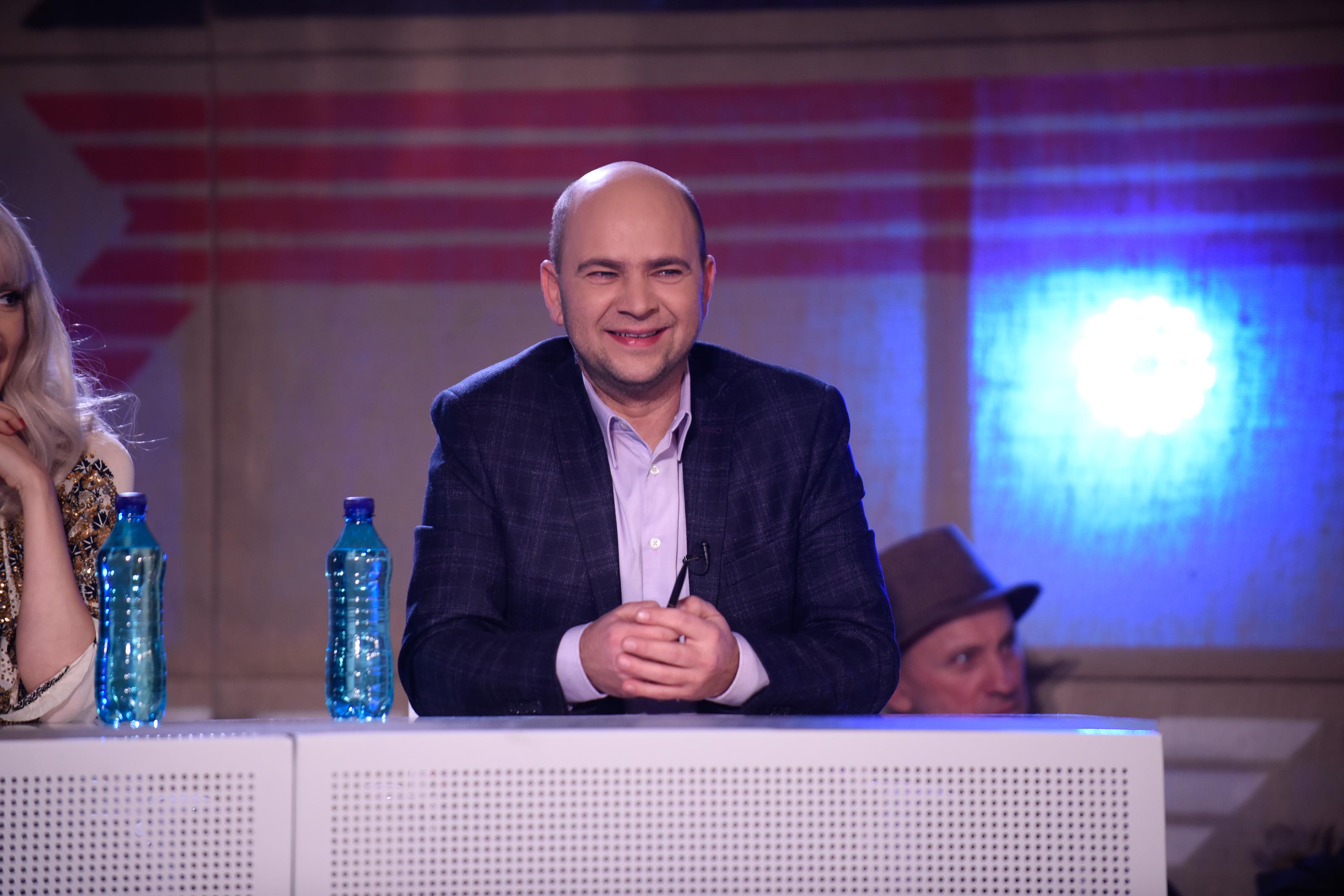 "Vrei să ne punem la trântă?". Cosmin Seleși, fugărit și gâdilat de o ...