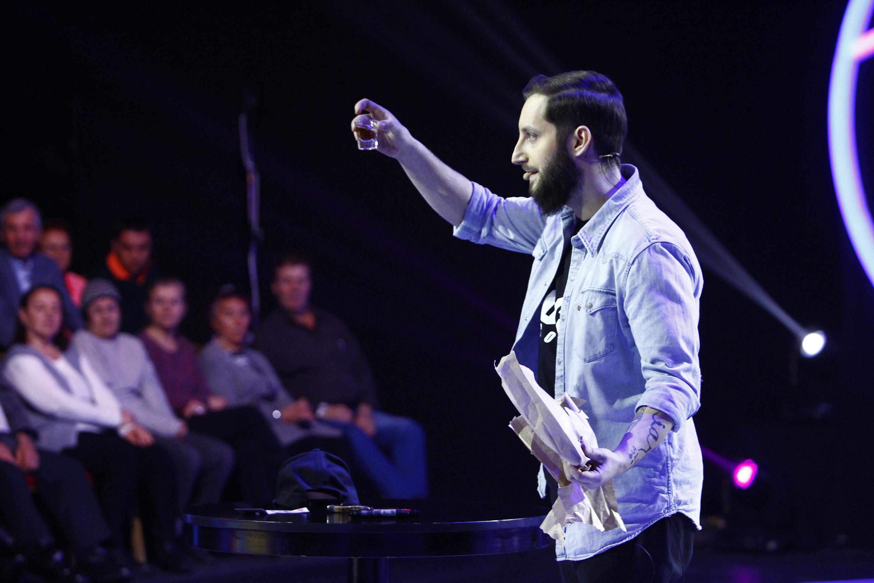 Mihai, ți-a plăcuuuuut! Și-a adus soția la iUmor, ca să-l imite pe ...