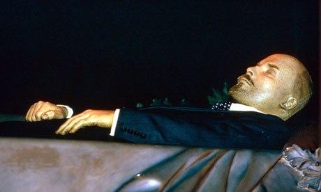 După 95 de ani de la moartea lui Lenin, trupul său conservat în stare ...