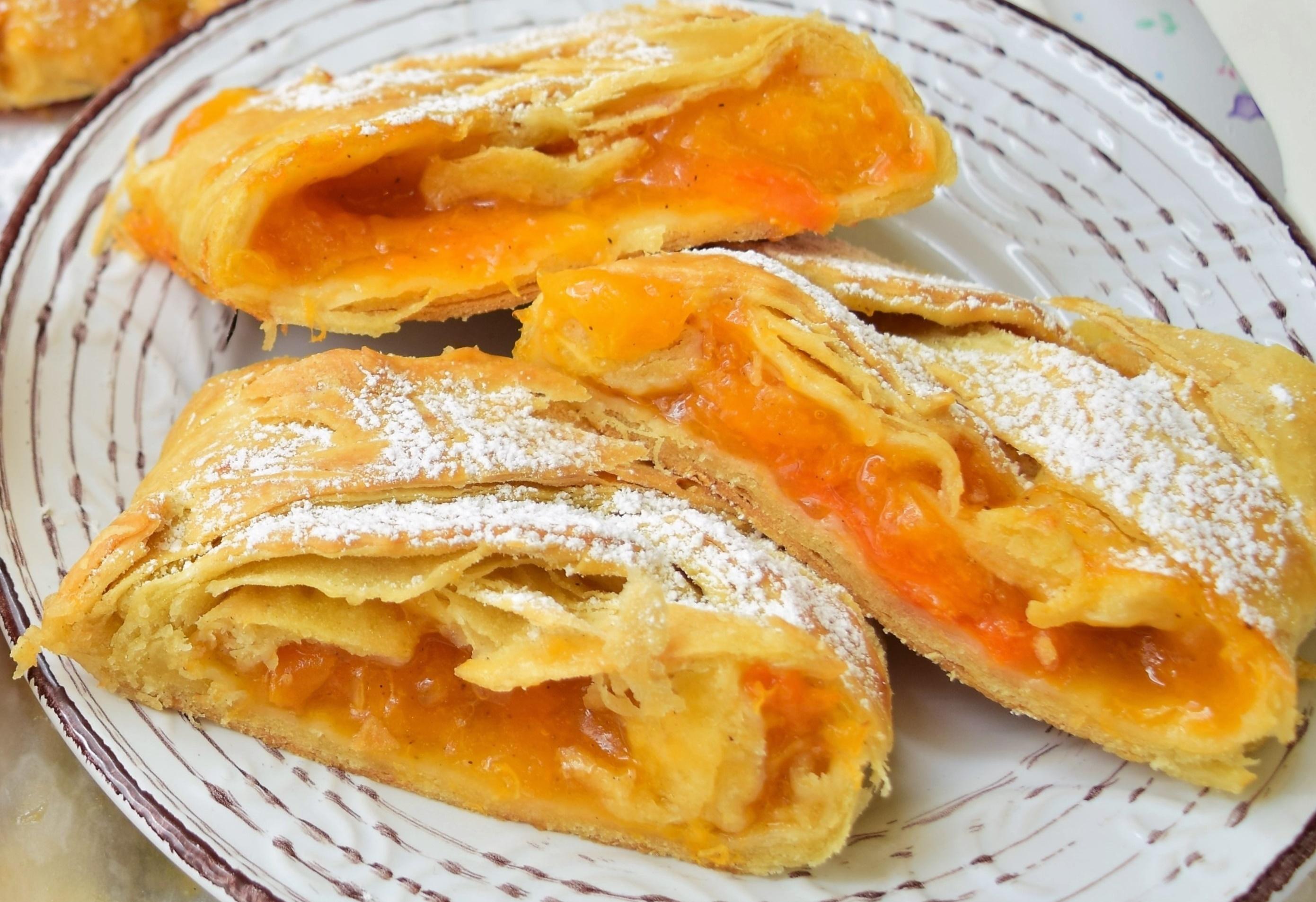 Rețetă de ștrudel cu caise | Antena 1