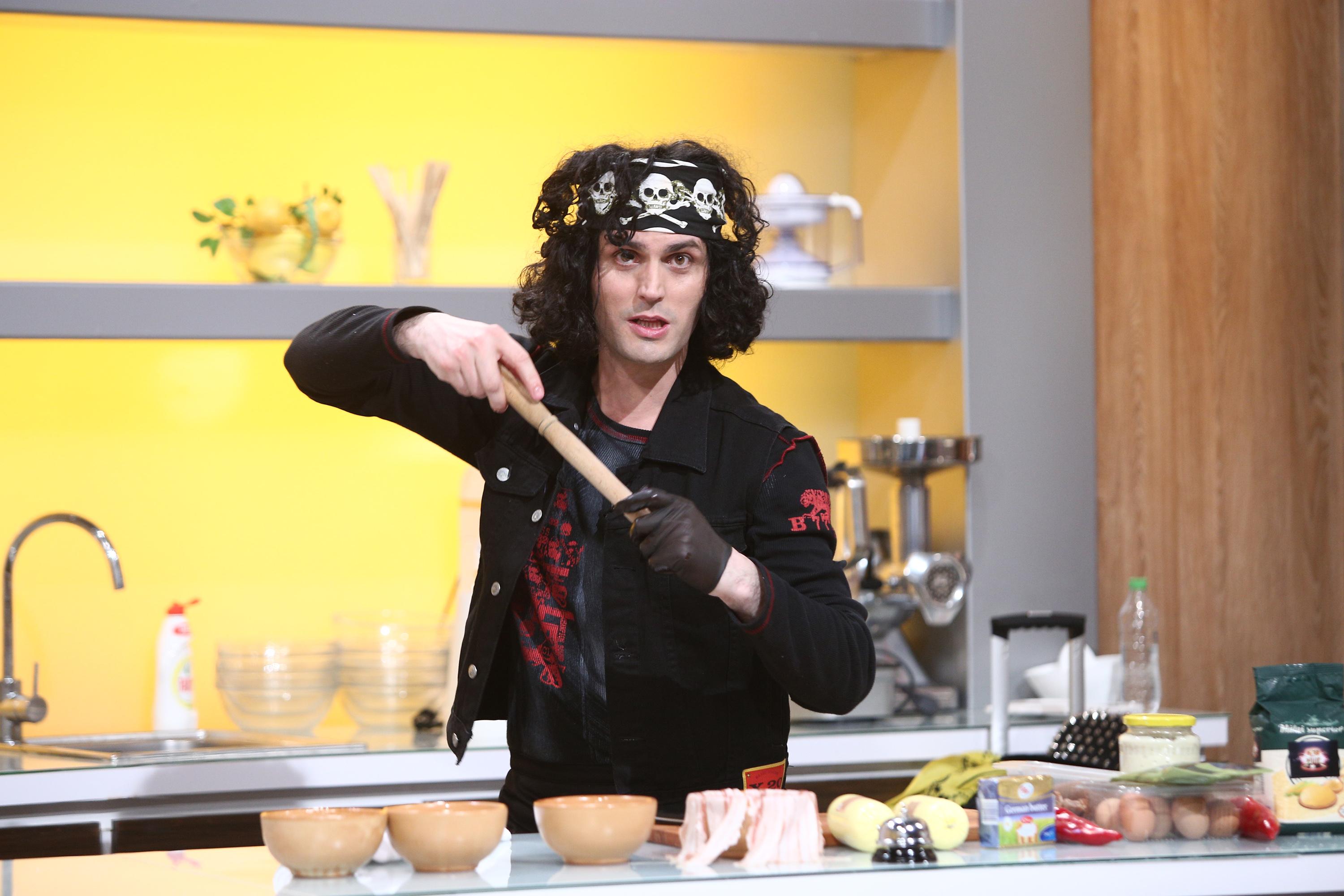 Chefi la cuțite. Sezon 7. 16 septembrie 2019. De la iUmor la Chefi la ...