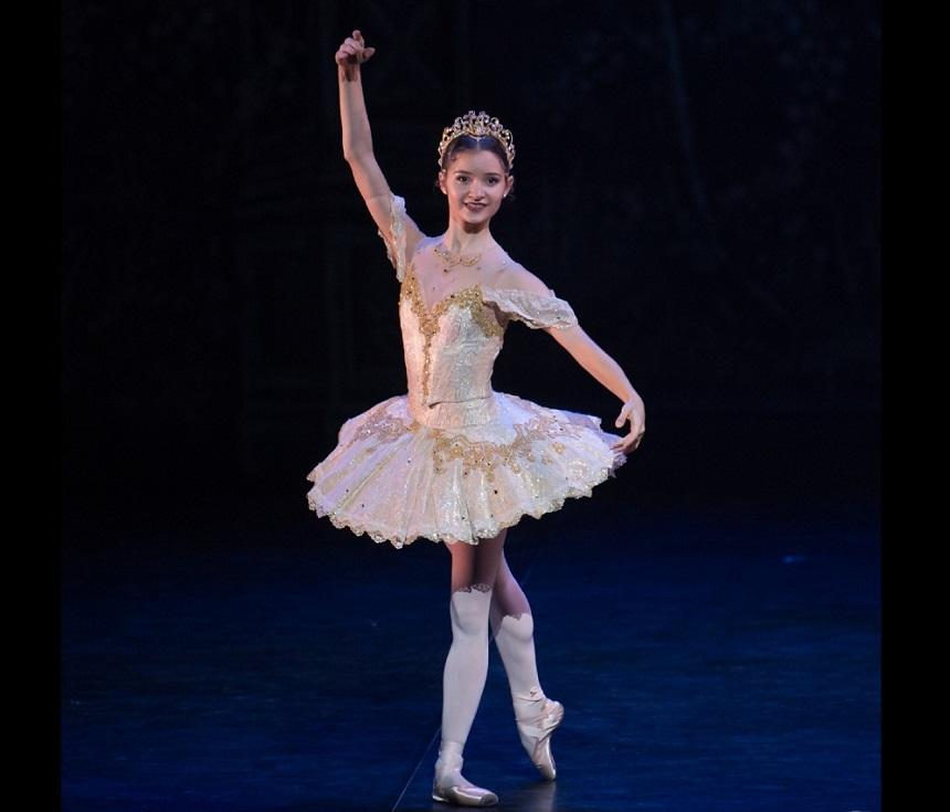 Balerinele Iana Salenko, Marina Minoiu şi Francesca Velicu, la gala ...