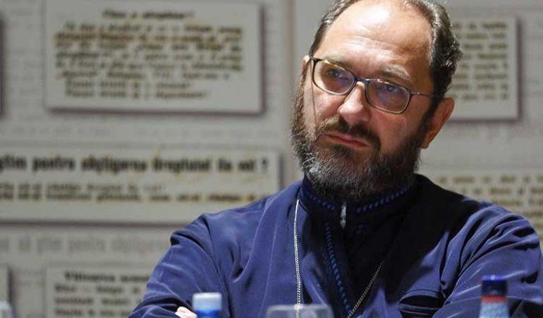 Mare atenție cu cine vorbiți pe Facebook! Identitatea părintelui Necula ...