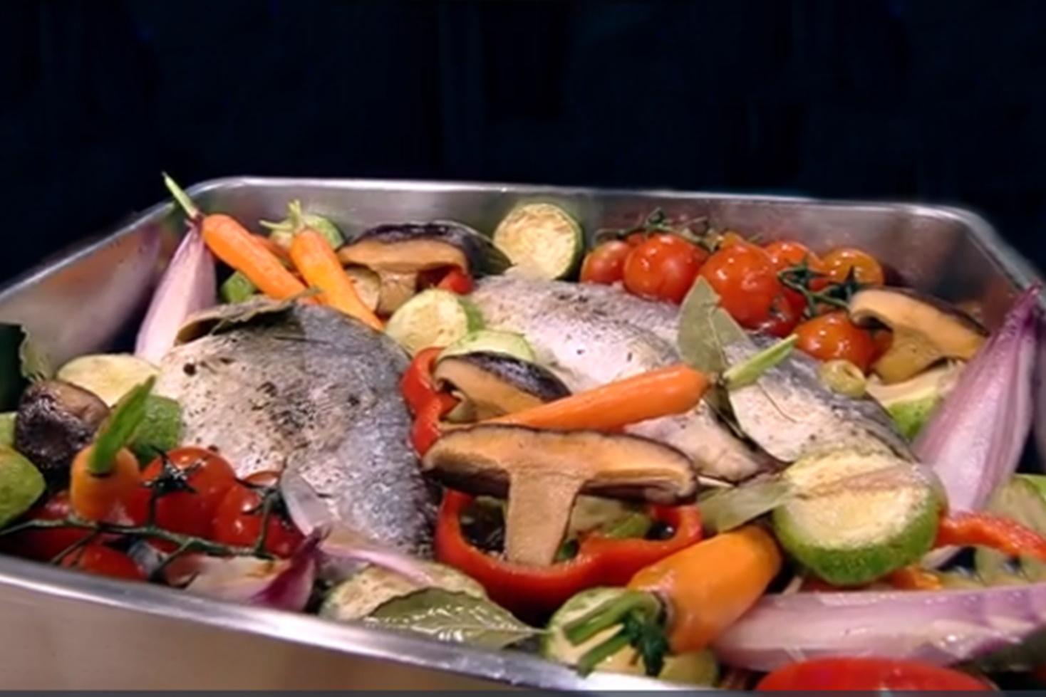 Rețetă cu pește. Dorada cu legume la cuptor | Antena 1