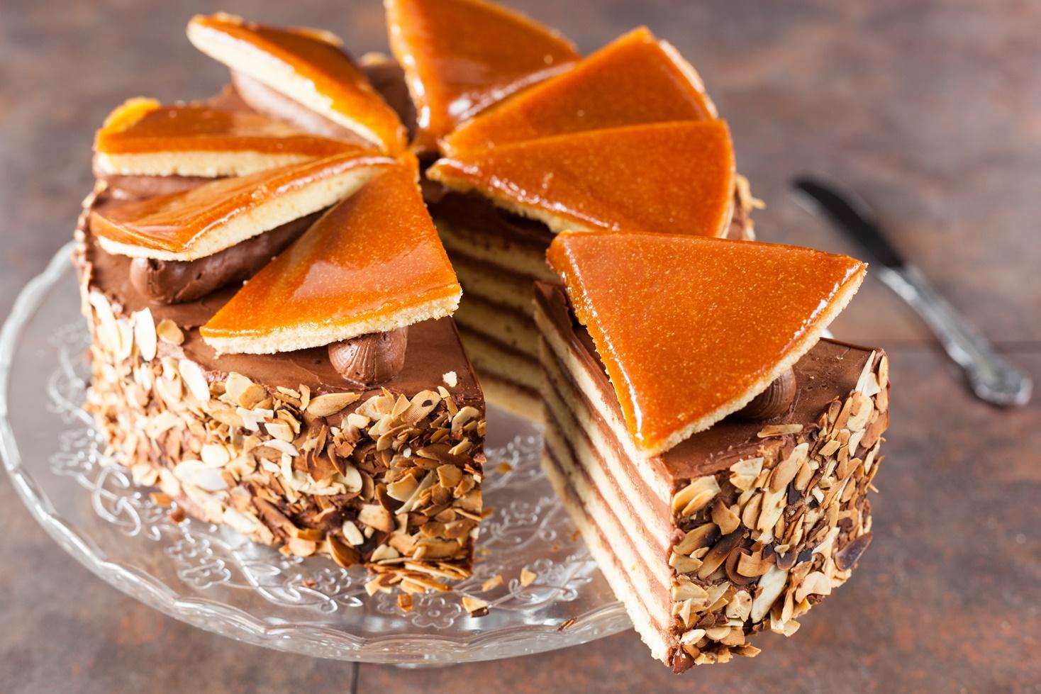 Rețetă de tort Doboș. Rețeta celui mai îndrăgit tort din bucătăria ...