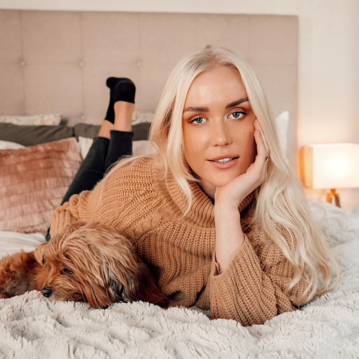 Sarah Lea este o blondă superbă, dar nimeni n-o crede când dezvăluie ce ...
