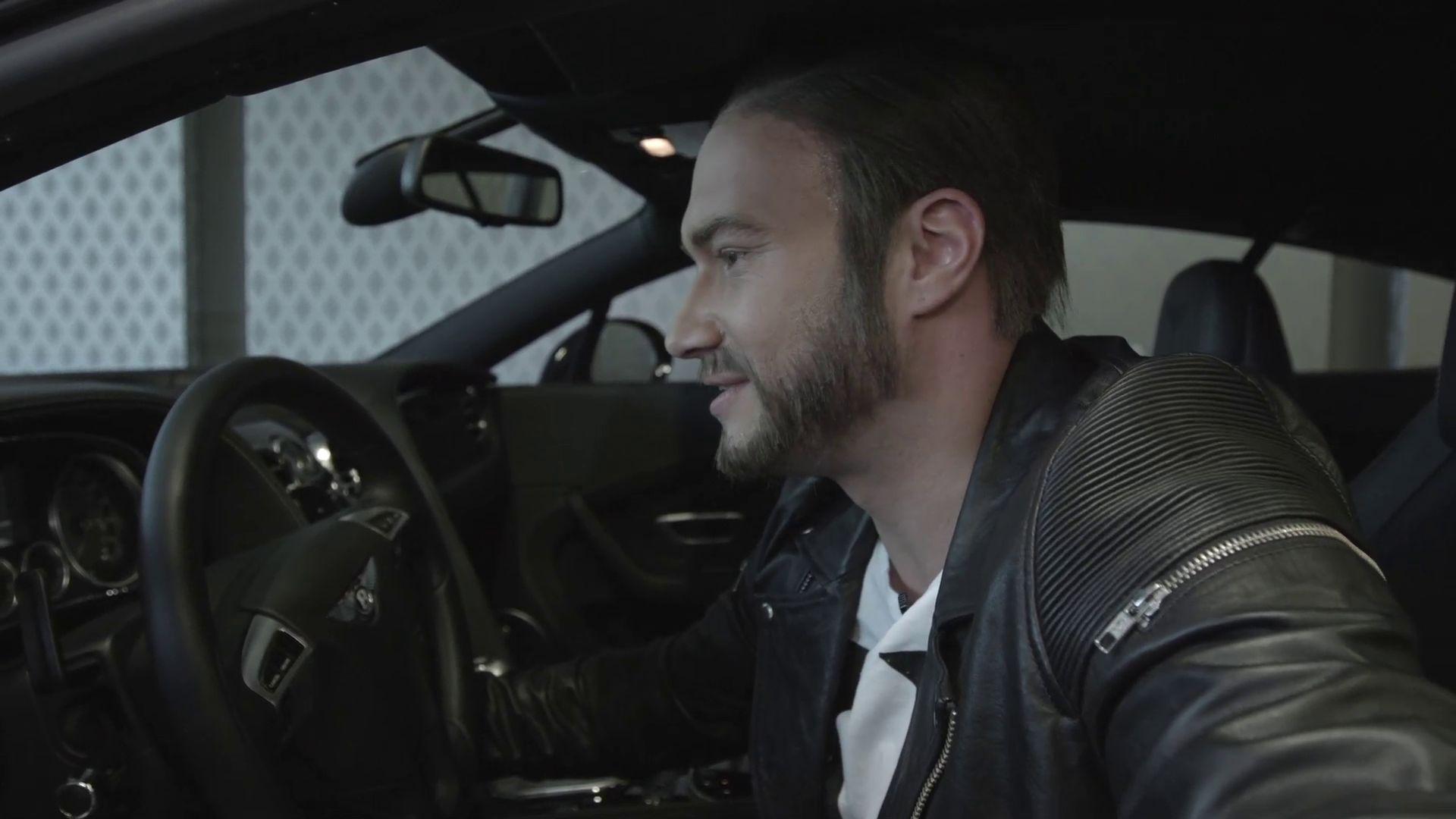 Regele fițelor a fost împușcat. Andrei Versace, colegul corespunzător ...